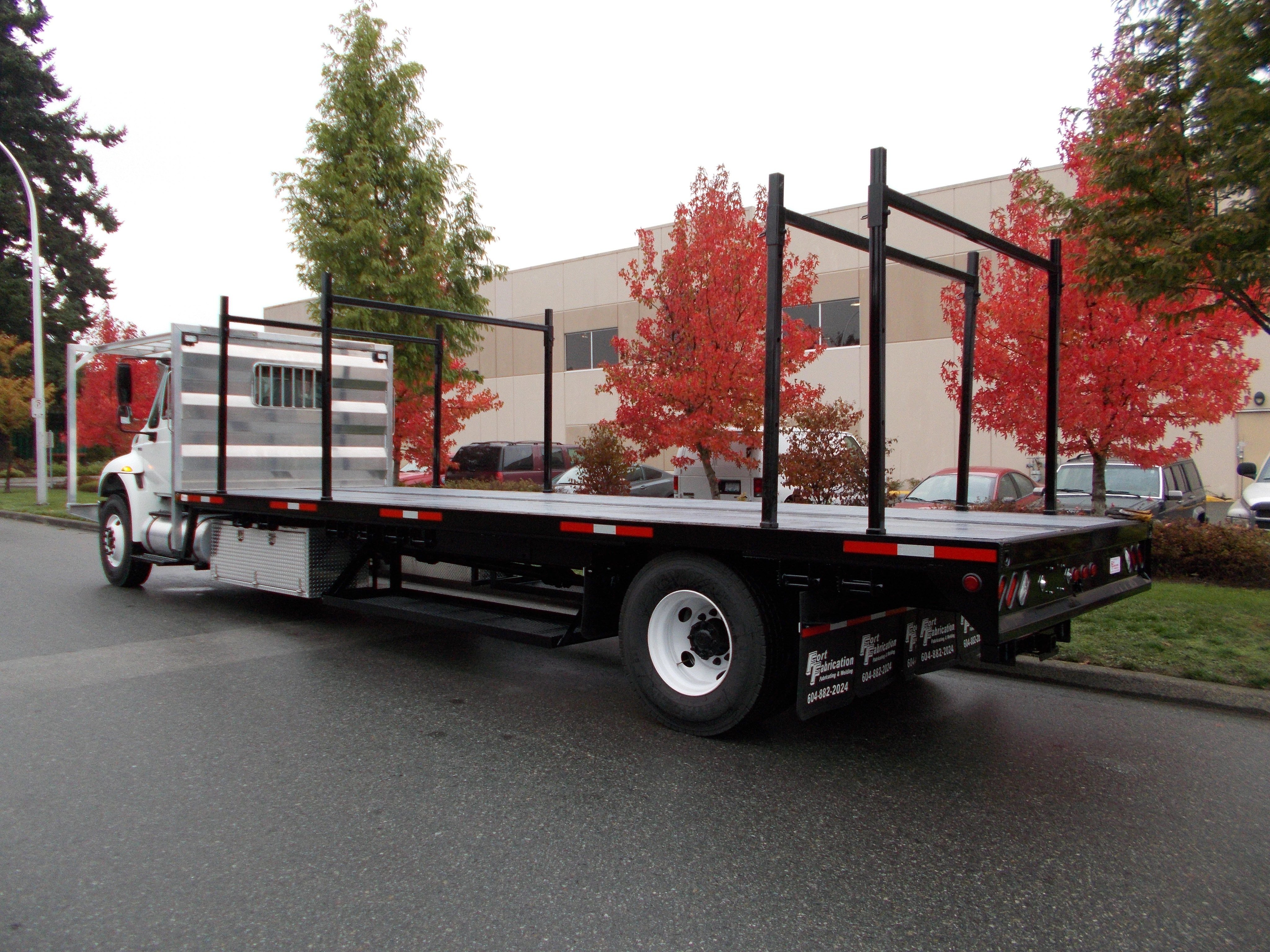 Flat Decks & Cranes | Fort Fabrication